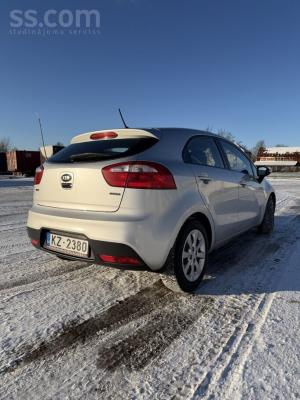 Grey Kia Rio 2013 in Jekabpils, with an engine capacity of 1.10 L and mileage of 257 thousand km for 3000 €, photo 4 on AUTOMOTO.COM.LV