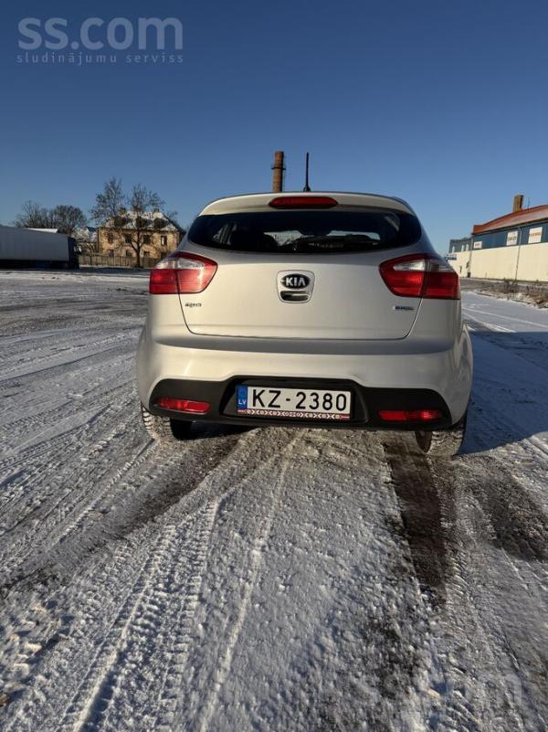 Grey Kia Rio 2013 in Jekabpils, with an engine capacity of 1.10 L and mileage of 257 thousand km for 3000 €, photo 5 on AUTOMOTO.COM.LV