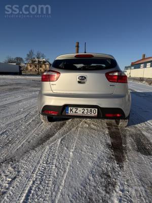 Grey Kia Rio 2013 in Jekabpils, with an engine capacity of 1.10 L and mileage of 257 thousand km for 3000 €, photo 5 on AUTOMOTO.COM.LV