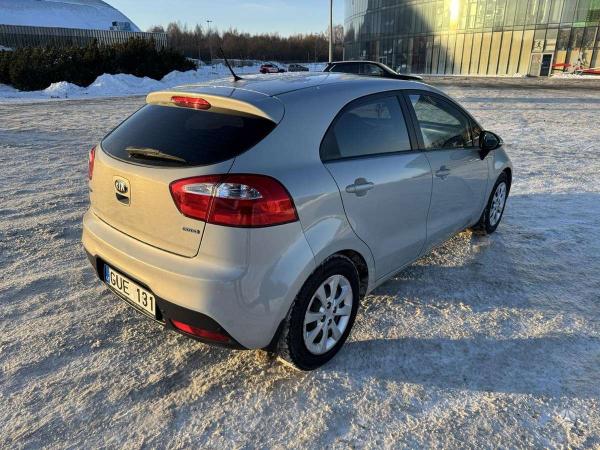 Pelēks Kia Rio 2013 Šauļi, ar dzinēja tilpumu 1.12 L un nobraukumu 192 tūkst. km par 2700 €, foto 3 vietnē AUTOMOTO.COM.LV