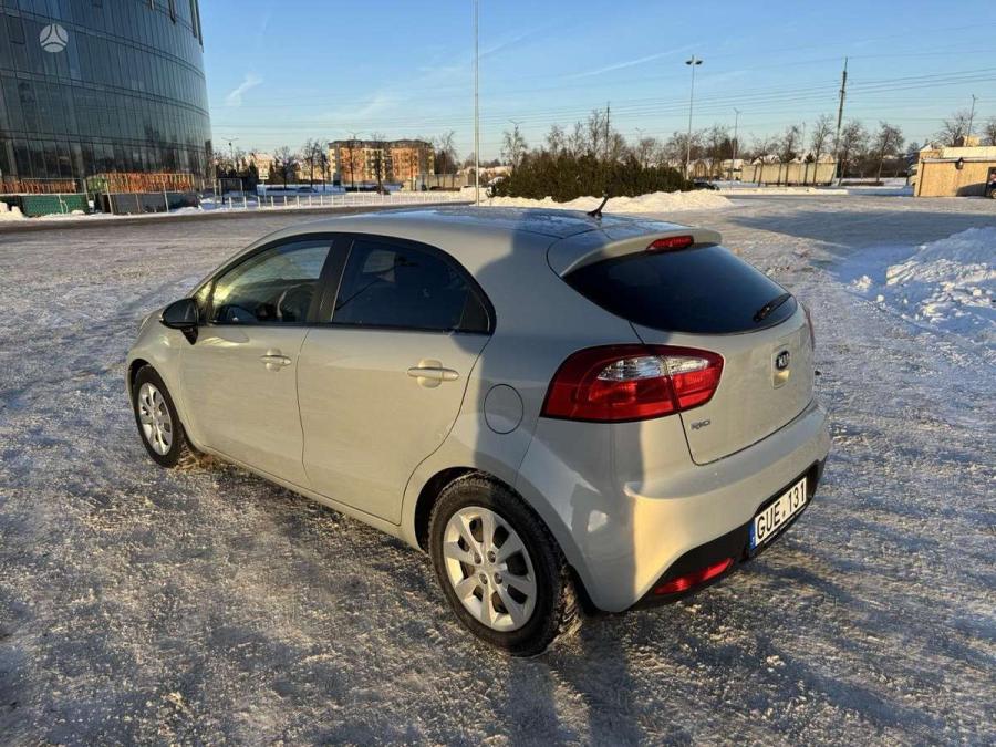 Pelēks Kia Rio 2013 Šauļi, ar dzinēja tilpumu 1.12 L un nobraukumu 192 tūkst. km par 2700 €, foto 4 vietnē AUTOMOTO.COM.LV