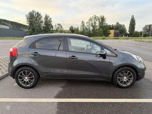 Grey Kia Rio 2013 in Vilnius, with an engine capacity of 1.25 L and mileage of 114 thousand km for 3600 €, photo 7 on AUTOMOTO.COM.LV