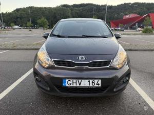 Grey Kia Rio 2013 in Vilnius, with an engine capacity of 1.25 L and mileage of 114 thousand km for 3600 €, photo 8 on AUTOMOTO.COM.LV