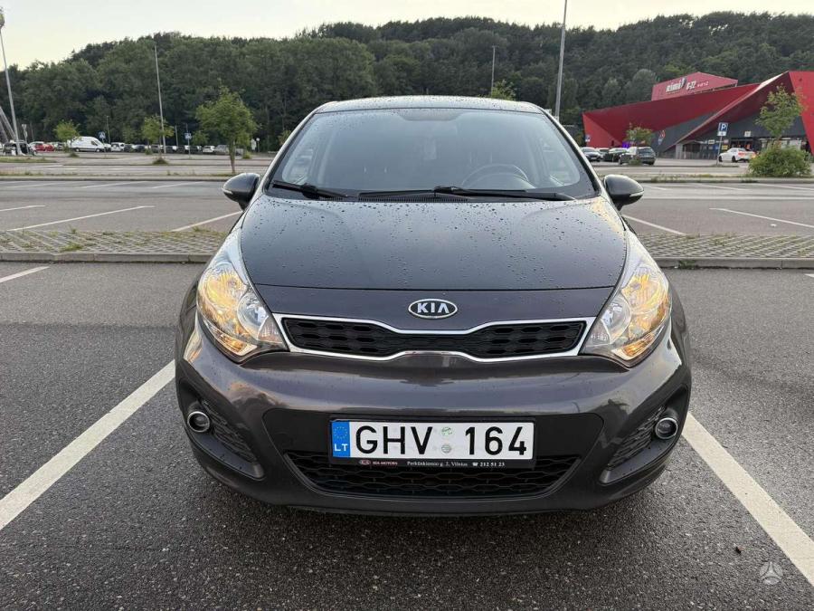 Grey Kia Rio 2013 in Vilnius, with an engine capacity of 1.25 L and mileage of 114 thousand km for 3600 €, photo 8 on AUTOMOTO.COM.LV