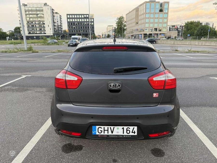 Grey Kia Rio 2013 in Vilnius, with an engine capacity of 1.25 L and mileage of 114 thousand km for 3600 €, photo 9 on AUTOMOTO.COM.LV