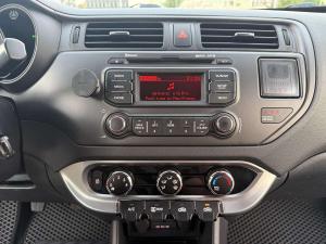 Grey Kia Rio 2013 in Vilnius, with an engine capacity of 1.25 L and mileage of 114 thousand km for 3600 €, photo 12 on AUTOMOTO.COM.LV