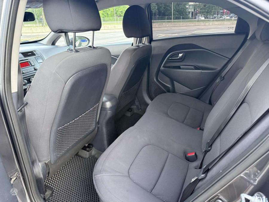 Grey Kia Rio 2013 in Vilnius, with an engine capacity of 1.25 L and mileage of 114 thousand km for 3600 €, photo 18 on AUTOMOTO.COM.LV