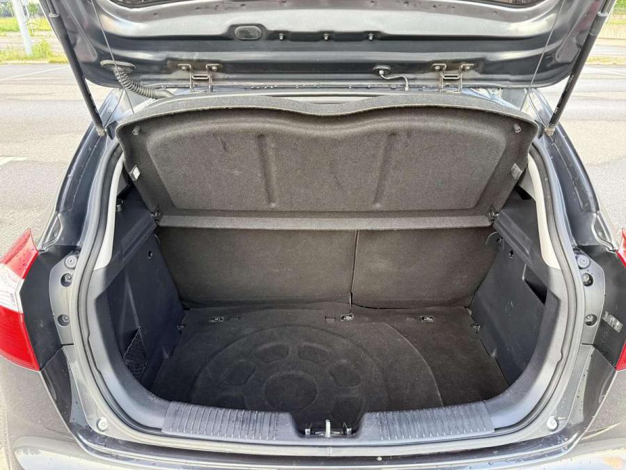 Grey Kia Rio 2013 in Vilnius, with an engine capacity of 1.25 L and mileage of 114 thousand km for 3600 €, photo 20 on AUTOMOTO.COM.LV