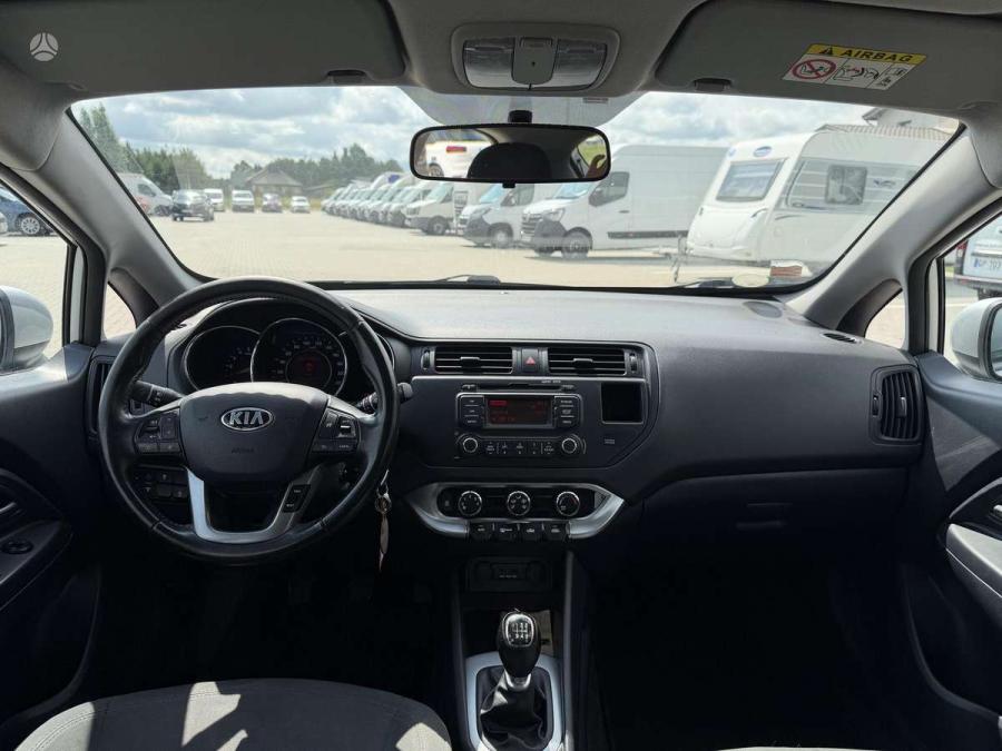 Grey Kia Rio 2014 in Taurage, with an engine capacity of 1.12 L and mileage of 216 thousand km for 2700 €, photo 6 on AUTOMOTO.COM.LV