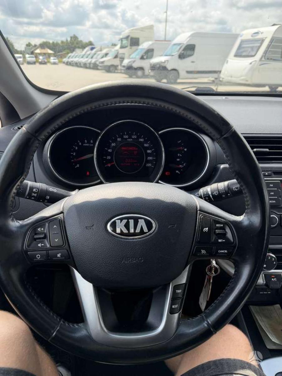 Grey Kia Rio 2014 in Taurage, with an engine capacity of 1.12 L and mileage of 216 thousand km for 2700 €, photo 9 on AUTOMOTO.COM.LV