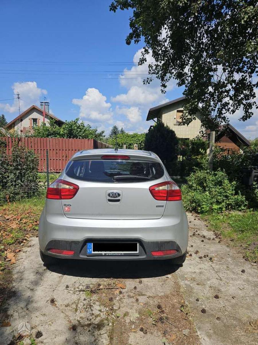 Grey Kia Rio 2014 in Kaunas, with an engine capacity of 1.12 L and mileage of 195 thousand km for 2900 €, photo 4 on AUTOMOTO.COM.LV