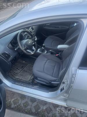 Grey Kia Rio 2014 in Riga, with an engine capacity of 1.10 L and mileage of 229 thousand km for 1500 €, photo 11 on AUTOMOTO.COM.LV