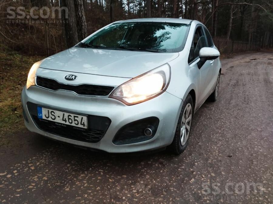 Grey Kia Rio 2014 in Riga, with an engine capacity of 1.10 L and mileage of 229 thousand km for 1500 €, photo 1 on AUTOMOTO.COM.LV