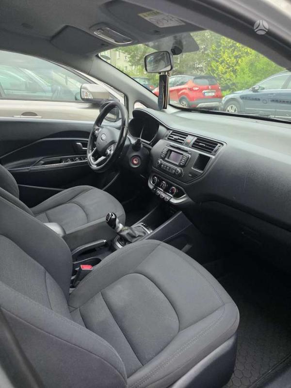 Pelēks Kia Rio 2014 Viļņa, ar dzinēja tilpumu 1.12 L un nobraukumu 265 tūkst. km par 2250 €, foto 3 vietnē AUTOMOTO.COM.LV