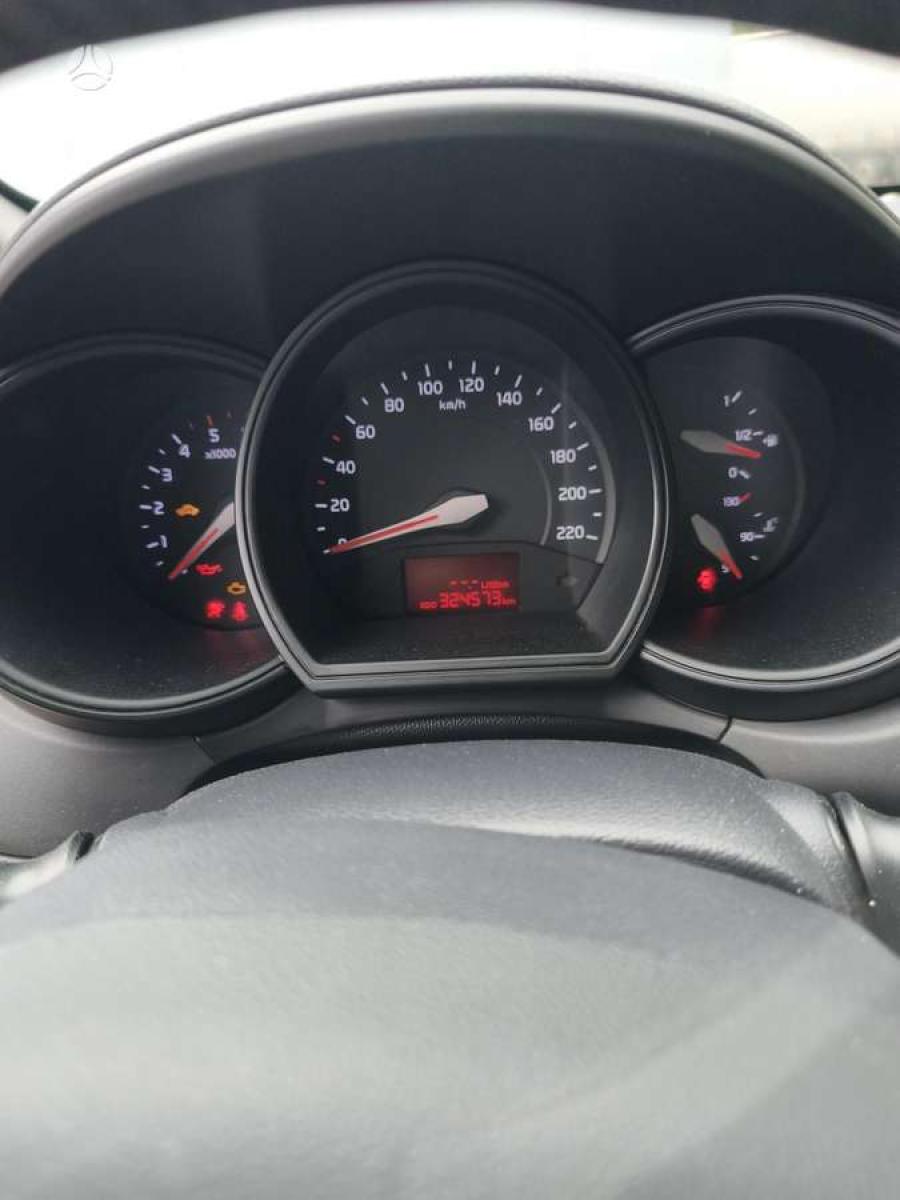 Pelēks Kia Rio 2014 Viļņa, ar dzinēja tilpumu 1.12 L un nobraukumu 324 tūkst. km par 2300 €, foto 8 vietnē AUTOMOTO.COM.LV