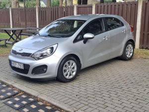 Pelēks Kia Rio 2014 Kauņa, ar dzinēja tilpumu 1.12 L un nobraukumu 148 tūkst. km par 3300 €, foto  vietnē AUTOMOTO.COM.LV