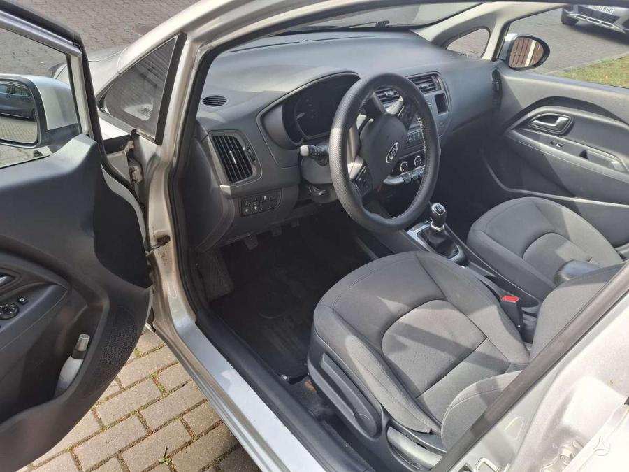 Pelēks Kia Rio 2014 Kauņa, ar dzinēja tilpumu 1.12 L un nobraukumu 148 tūkst. km par 3300 €, foto 5 vietnē AUTOMOTO.COM.LV