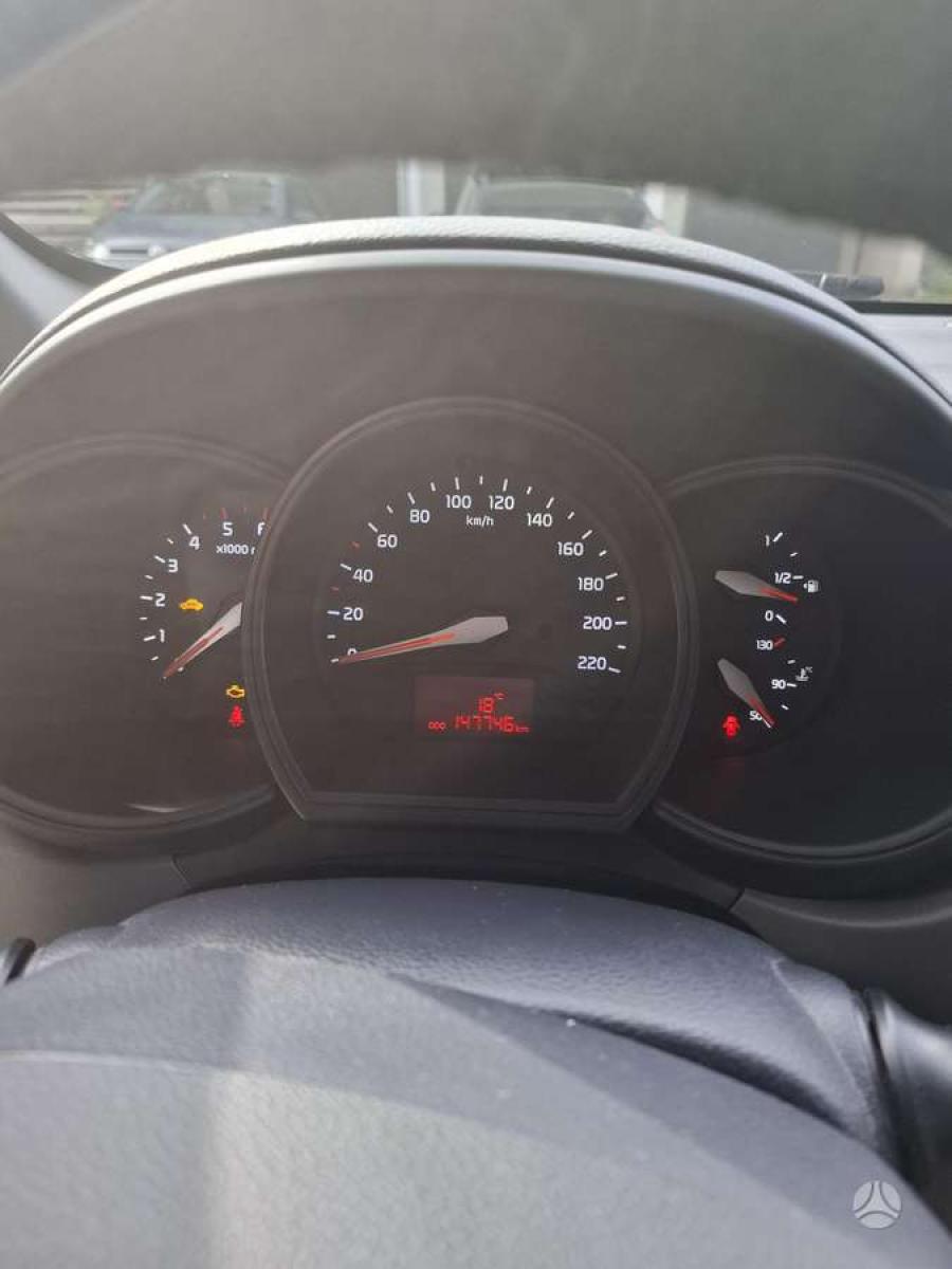 Pelēks Kia Rio 2014 Kauņa, ar dzinēja tilpumu 1.12 L un nobraukumu 148 tūkst. km par 3300 €, foto 6 vietnē AUTOMOTO.COM.LV