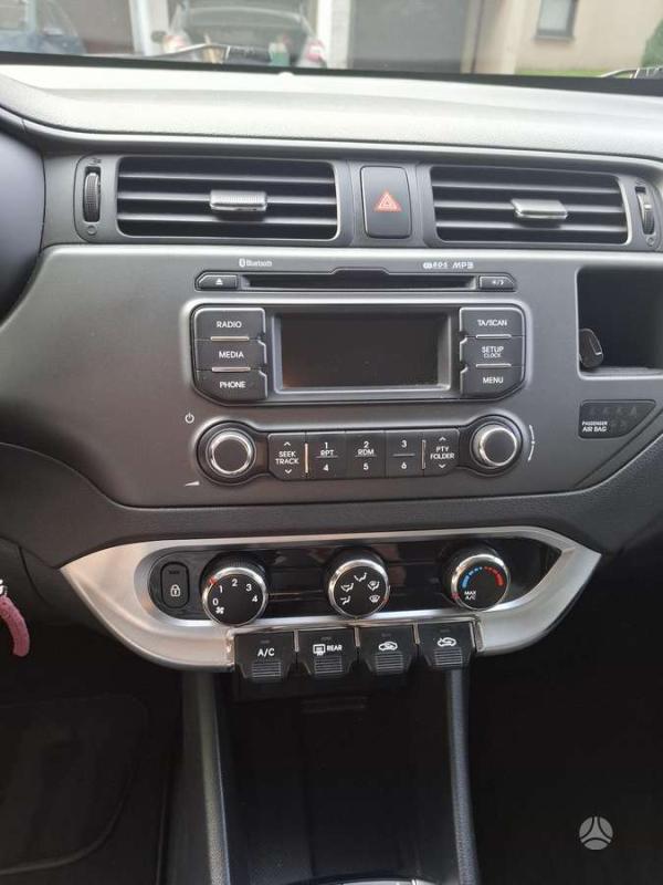 Pelēks Kia Rio 2014 Kauņa, ar dzinēja tilpumu 1.12 L un nobraukumu 148 tūkst. km par 3300 €, foto 6 vietnē AUTOMOTO.COM.LV