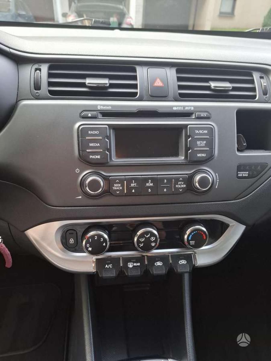 Pelēks Kia Rio 2014 Kauņa, ar dzinēja tilpumu 1.12 L un nobraukumu 148 tūkst. km par 3300 €, foto 7 vietnē AUTOMOTO.COM.LV
