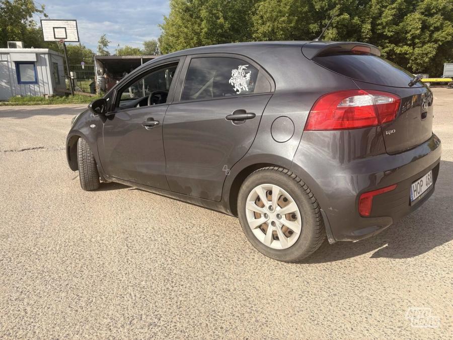 Grey Kia Rio 2015 in Vilnius, with an engine capacity of 1.40 L and mileage of 183 thousand km for 3500 €, photo 3 on AUTOMOTO.COM.LV