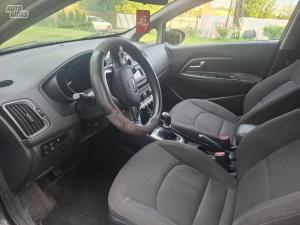 Grey Kia Rio 2015 in Vilnius, with an engine capacity of 1.40 L and mileage of 183 thousand km for 3400 €, photo 7 on AUTOMOTO.COM.LV