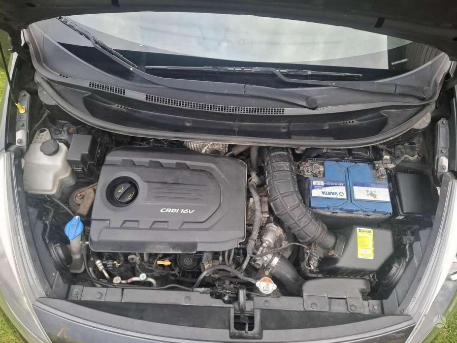 Grey Kia Rio 2015 in Vilnius, with an engine capacity of 1.40 L and mileage of 183 thousand km for 3400 €, photo 6 on AUTOMOTO.COM.LV