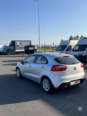 Pelēks Kia Rio 2015 Viļņa, ar dzinēja tilpumu 1.12 L un nobraukumu 273 tūkst. km par 1200 €, foto  vietnē AUTOMOTO.COM.LV