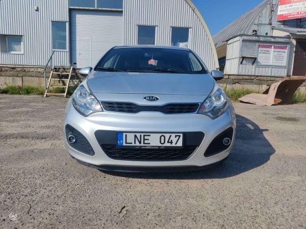 Grey Kia Rio 2015 in Vilnius, with an engine capacity of 1.12 L and mileage of 240 thousand km for 1999 €, photo 5 on AUTOMOTO.COM.LV