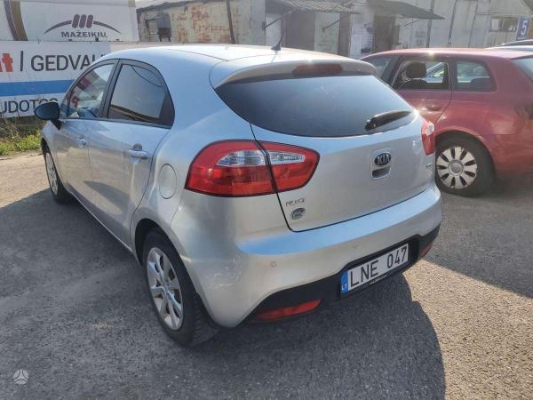Grey Kia Rio 2015 in Vilnius, with an engine capacity of 1.12 L and mileage of 240 thousand km for 1999 €, photo 7 on AUTOMOTO.COM.LV