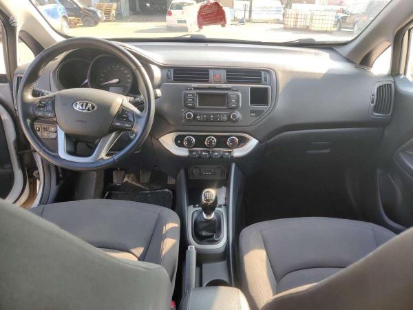 Grey Kia Rio 2015 in Vilnius, with an engine capacity of 1.12 L and mileage of 240 thousand km for 1999 €, photo 8 on AUTOMOTO.COM.LV