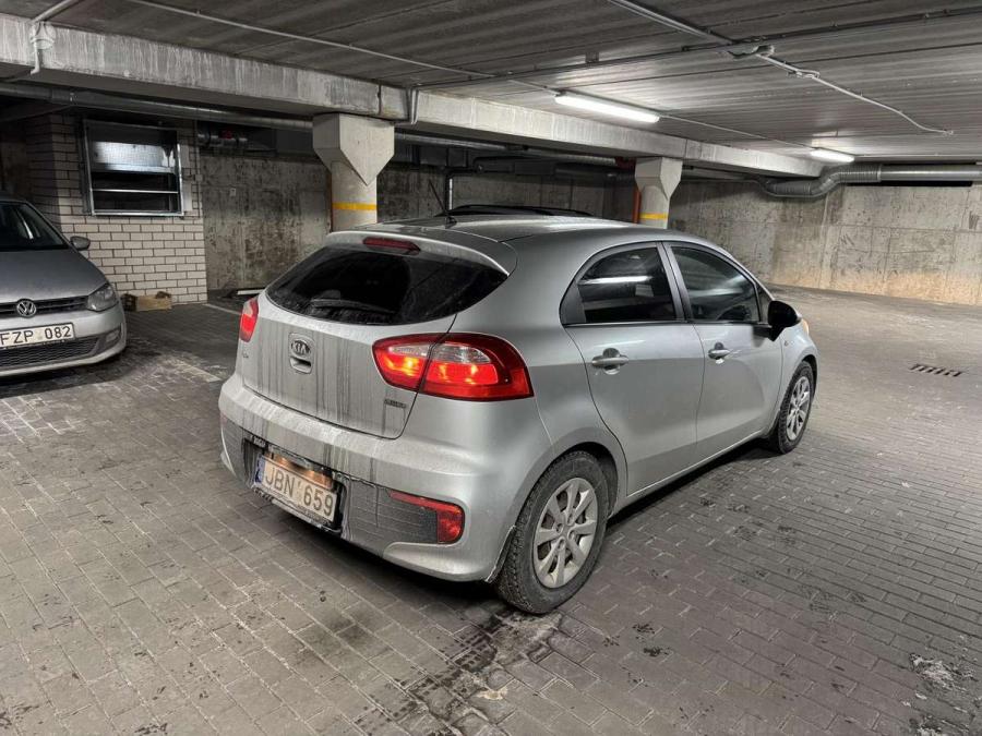 Grey Kia Rio 2016 in Kaunas, with an engine capacity of 1.12 L and mileage of 360 thousand km for 3200 €, photo 2 on AUTOMOTO.COM.LV