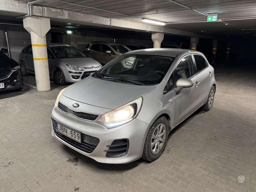 Grey Kia Rio 2016 in Kaunas, with an engine capacity of 1.12 L and mileage of 360 thousand km for 3200 €, photo 3 on AUTOMOTO.COM.LV