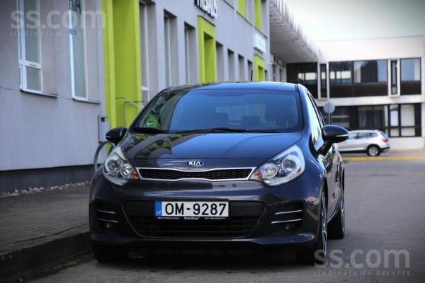 Grey Kia Rio 2016 in Riga, with an engine capacity of 1.40 L and mileage of 203 thousand km for 5995 €, photo 1 on AUTOMOTO.COM.LV