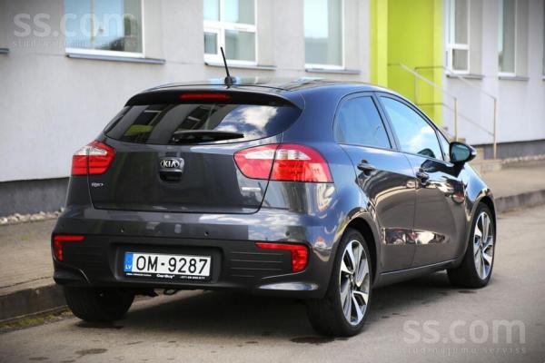 Grey Kia Rio 2016 in Riga, with an engine capacity of 1.40 L and mileage of 203 thousand km for 5995 €, photo 5 on AUTOMOTO.COM.LV