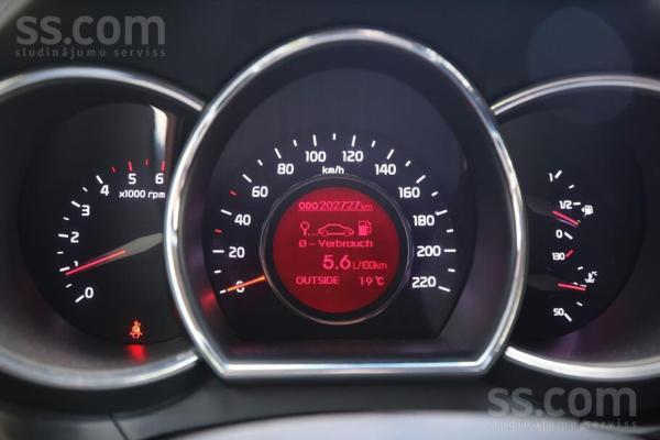 Grey Kia Rio 2016 in Riga, with an engine capacity of 1.40 L and mileage of 203 thousand km for 5995 €, photo 7 on AUTOMOTO.COM.LV
