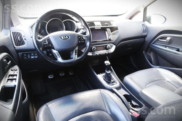 Grey Kia Rio 2016 in Riga, with an engine capacity of 1.40 L and mileage of 203 thousand km for 5995 €, photo 8 on AUTOMOTO.COM.LV