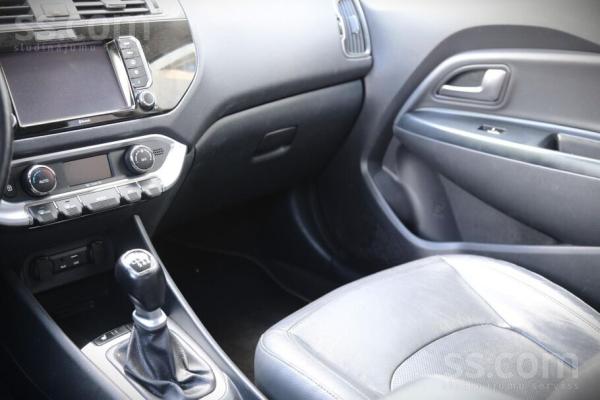 Grey Kia Rio 2016 in Riga, with an engine capacity of 1.40 L and mileage of 203 thousand km for 5995 €, photo 9 on AUTOMOTO.COM.LV