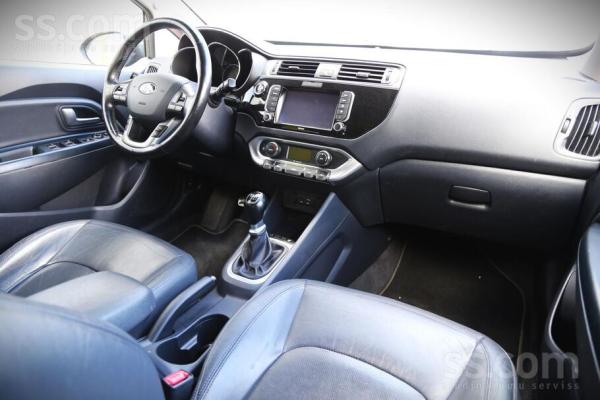 Grey Kia Rio 2016 in Riga, with an engine capacity of 1.40 L and mileage of 203 thousand km for 5995 €, photo 10 on AUTOMOTO.COM.LV