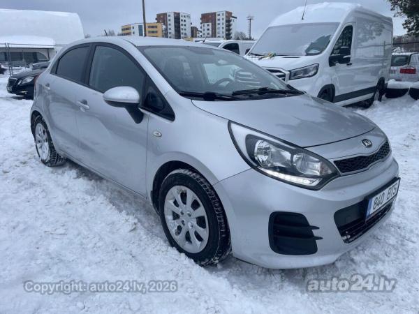 Grey Kia Rio 2017 in Tallinn, with an engine capacity of 1.10 L and mileage of 119 thousand km for 5990 €, photo 2 on AUTOMOTO.COM.LV