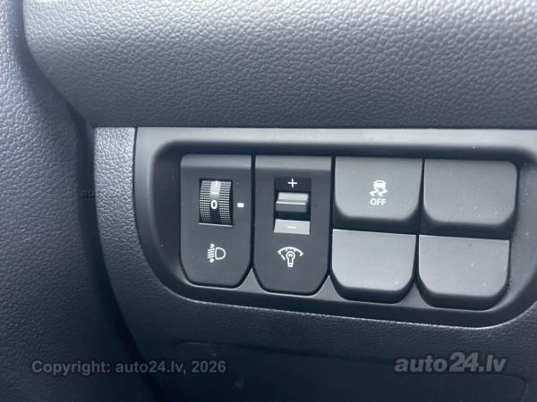 Grey Kia Rio 2017 in Tallinn, with an engine capacity of 1.10 L and mileage of 119 thousand km for 5990 €, photo 11 on AUTOMOTO.COM.LV