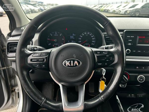 Grey Kia Rio 2017 in Avizieniai, with an engine capacity of 1.40 L and mileage of 180 thousand km for 5900 €, photo 10 on AUTOMOTO.COM.LV