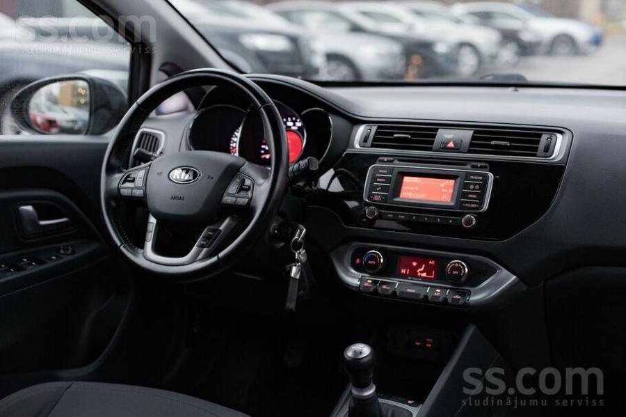Grey Kia Rio 2017 in Riga, with an engine capacity of 1.20 L and mileage of 89 thousand km for 6990 €, photo 24 on AUTOMOTO.COM.LV