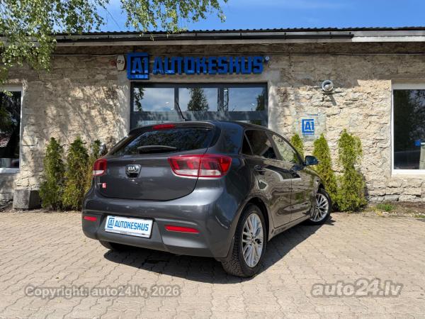 Grey Kia Rio 2017 in Tallinn, with an engine capacity of 1.40 L and mileage of 83 thousand km for 8490 €, photo 2 on AUTOMOTO.COM.LV