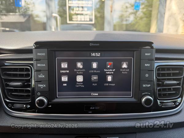 Grey Kia Rio 2017 in Tallinn, with an engine capacity of 1.40 L and mileage of 83 thousand km for 8490 €, photo 10 on AUTOMOTO.COM.LV