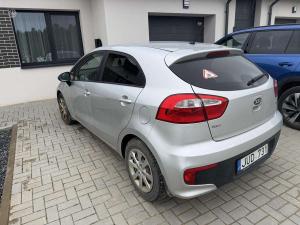 Pelēks Kia Rio 2017 Viļņa, ar dzinēja tilpumu 1.12 L un nobraukumu 163 tūkst. km par 4000 €, foto 5 vietnē AUTOMOTO.COM.LV