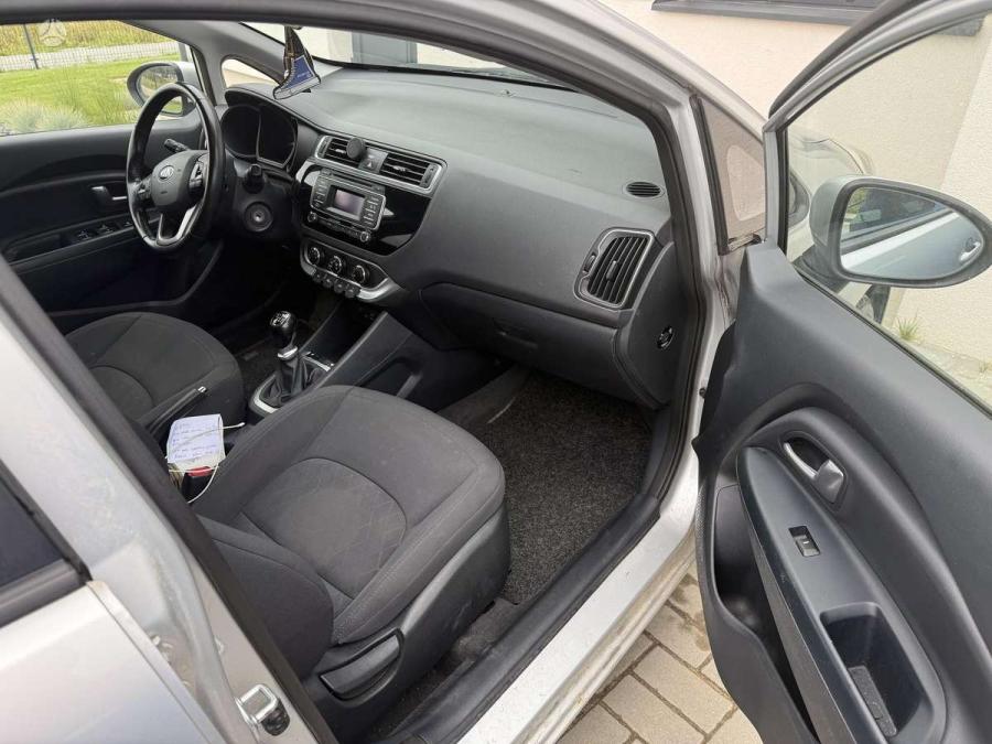 Pelēks Kia Rio 2017 Viļņa, ar dzinēja tilpumu 1.12 L un nobraukumu 163 tūkst. km par 4000 €, foto 9 vietnē AUTOMOTO.COM.LV
