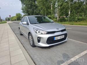 Grey Kia Rio 2017 in Riga, with an engine capacity of 1.40 L and mileage of 148 thousand km for 6250 €, photo 3 on AUTOMOTO.COM.LV