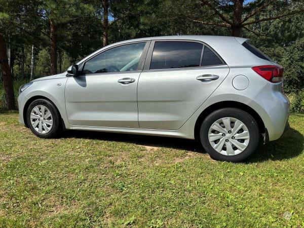 Grey Kia Rio 2017 in Vilnius, with an engine capacity of 1.25 L and mileage of 85 thousand km for 6600 €, photo 6 on AUTOMOTO.COM.LV