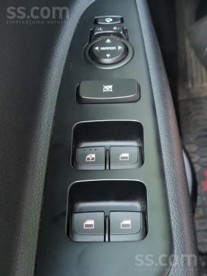 Grey Kia Rio 2018 in Riga, with an engine capacity of 1.40 L and mileage of 43 thousand km for 8000 €, photo 6 on AUTOMOTO.COM.LV